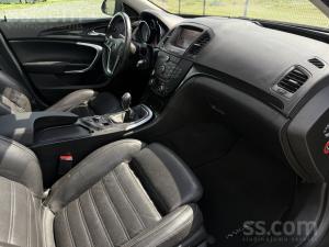 Grey Opel Insignia 2012 in Riga, with an engine capacity of 2.00 L and mileage of 214 thousand km for 2750 €, photo 14 on AUTOMOTO.COM.LV