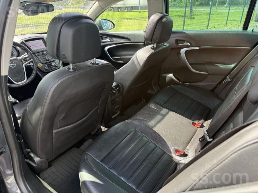 Grey Opel Insignia 2012 in Riga, with an engine capacity of 2.00 L and mileage of 214 thousand km for 2750 €, photo 15 on AUTOMOTO.COM.LV