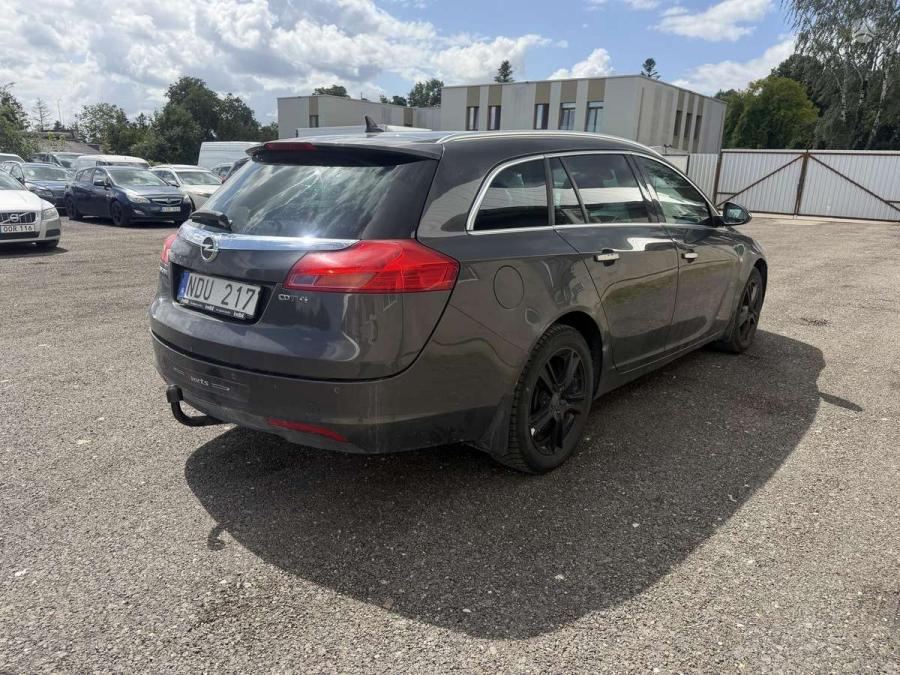 Pelēks Opel Insignia 2012 Kauņa, ar dzinēja tilpumu 1.96 L un nobraukumu 266 tūkst. km par 1800 €, foto 5 vietnē AUTOMOTO.COM.LV