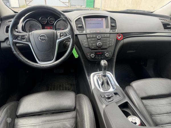 Grey Opel Insignia 2012 in Kaunas, with an engine capacity of 1.96 L and mileage of 266 thousand km for 1800 €, photo 8 on AUTOMOTO.COM.LV