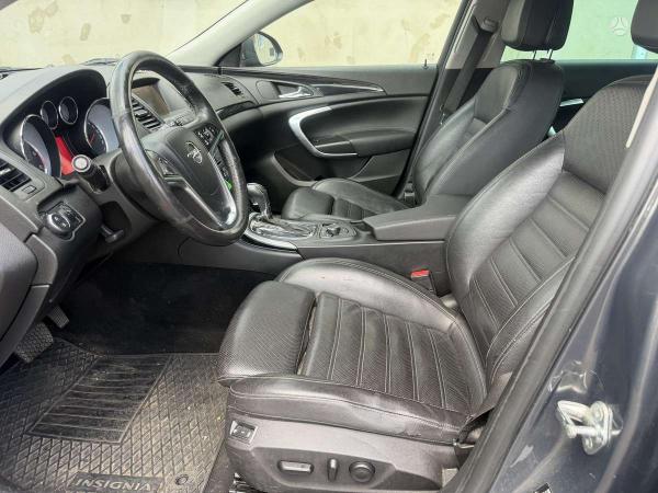 Grey Opel Insignia 2012 in Kaunas, with an engine capacity of 1.96 L and mileage of 266 thousand km for 1800 €, photo 9 on AUTOMOTO.COM.LV
