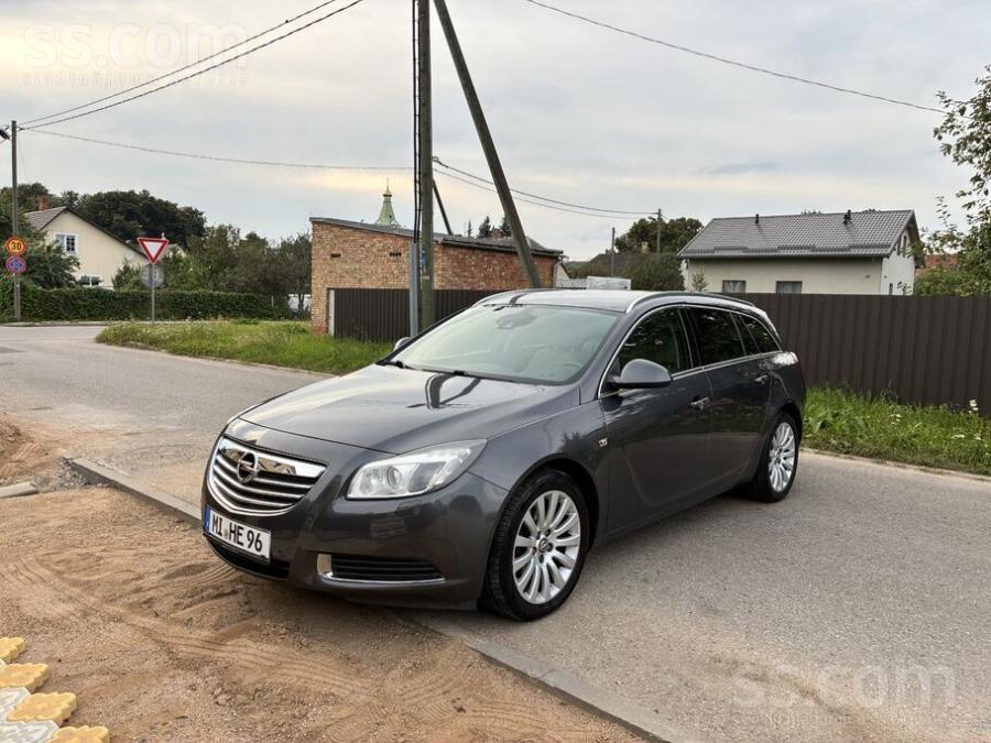 Pelēks Opel Insignia 2012 Daugavpils, ar dzinēja tilpumu 2.00 L un nobraukumu 0 tūkst. km par 3450 €, foto 1 vietnē AUTOMOTO.COM.LV