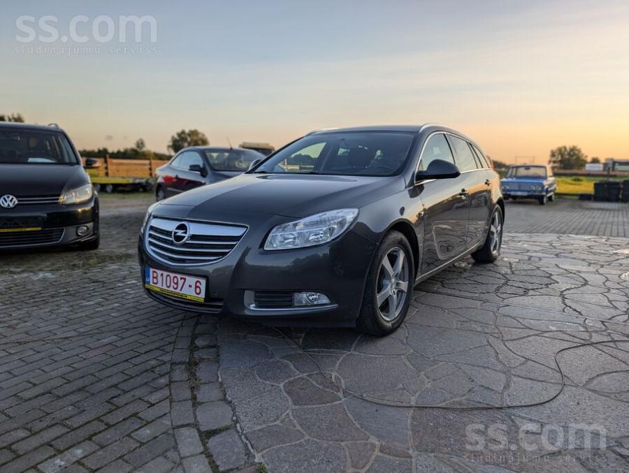 Pelēks Opel Insignia 2012 Liepāja, ar dzinēja tilpumu 2.00 L un nobraukumu 219 tūkst. km par 4490 €, foto 1 vietnē AUTOMOTO.COM.LV