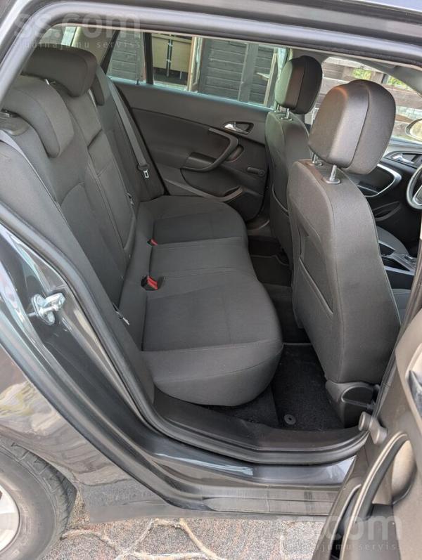 Grey Opel Insignia 2012 in Liepaja, with an engine capacity of 2.00 L and mileage of 219 thousand km for 4490 €, photo 9 on AUTOMOTO.COM.LV