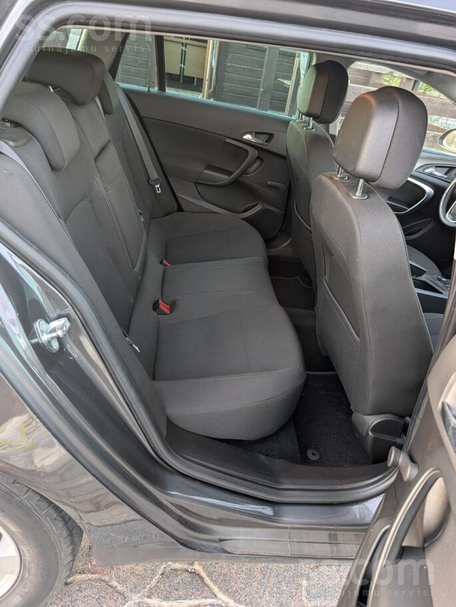 Pelēks Opel Insignia 2012 Liepāja, ar dzinēja tilpumu 2.00 L un nobraukumu 219 tūkst. km par 4490 €, foto 10 vietnē AUTOMOTO.COM.LV