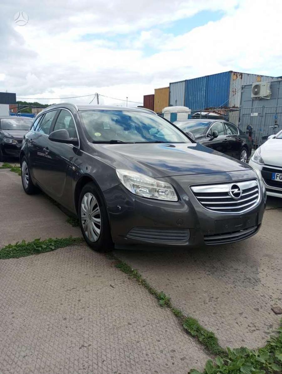 Grey Opel Insignia 2012 in Kaunas, with an engine capacity of 1.96 L and mileage of 248 thousand km for 2150 €, photo 4 on AUTOMOTO.COM.LV