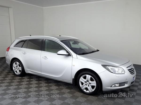 Grey Opel Insignia 2012 in Tallinn, with an engine capacity of 2.00 L and mileage of 294 thousand km for 1599 €, photo 1 on AUTOMOTO.COM.LV