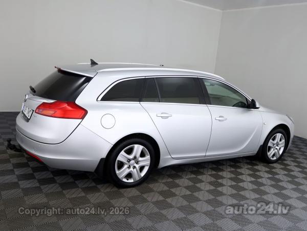 Grey Opel Insignia 2012 in Tallinn, with an engine capacity of 2.00 L and mileage of 294 thousand km for 1599 €, photo 3 on AUTOMOTO.COM.LV
