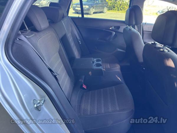 Grey Opel Insignia 2012 in Tallinn, with an engine capacity of 2.00 L and mileage of 294 thousand km for 2299 €, photo 7 on AUTOMOTO.COM.LV