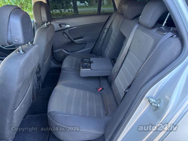 Grey Opel Insignia 2012 in Tallinn, with an engine capacity of 2.00 L and mileage of 294 thousand km for 2299 €, photo 8 on AUTOMOTO.COM.LV
