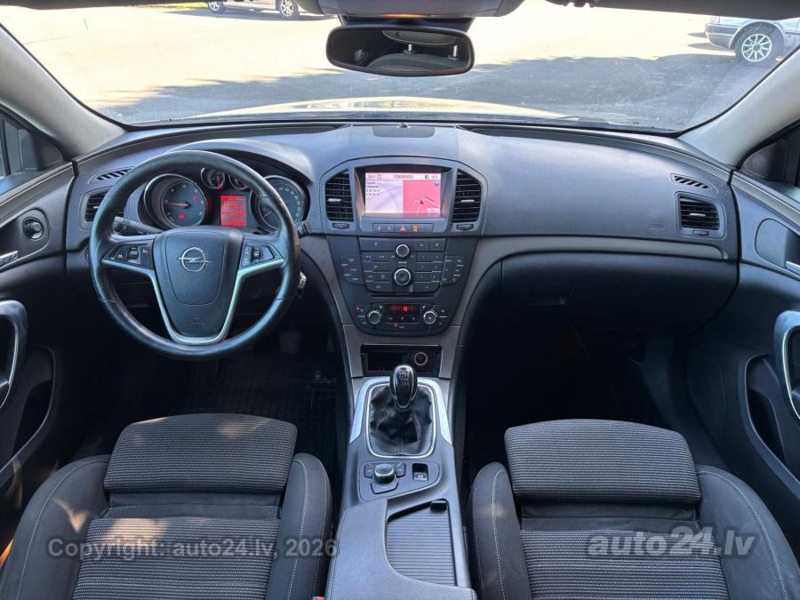 Grey Opel Insignia 2012 in Tallinn, with an engine capacity of 2.00 L and mileage of 294 thousand km for 2299 €, photo 10 on AUTOMOTO.COM.LV