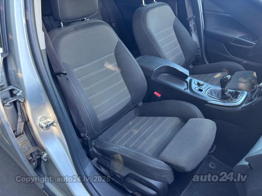 Grey Opel Insignia 2012 in Tallinn, with an engine capacity of 2.00 L and mileage of 294 thousand km for 2299 €, photo 12 on AUTOMOTO.COM.LV