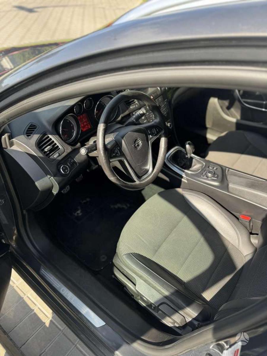Pelēks Opel Insignia 2012 Viļņa, ar dzinēja tilpumu 1.96 L un nobraukumu 385 tūkst. km par 1450 €, foto 5 vietnē AUTOMOTO.COM.LV