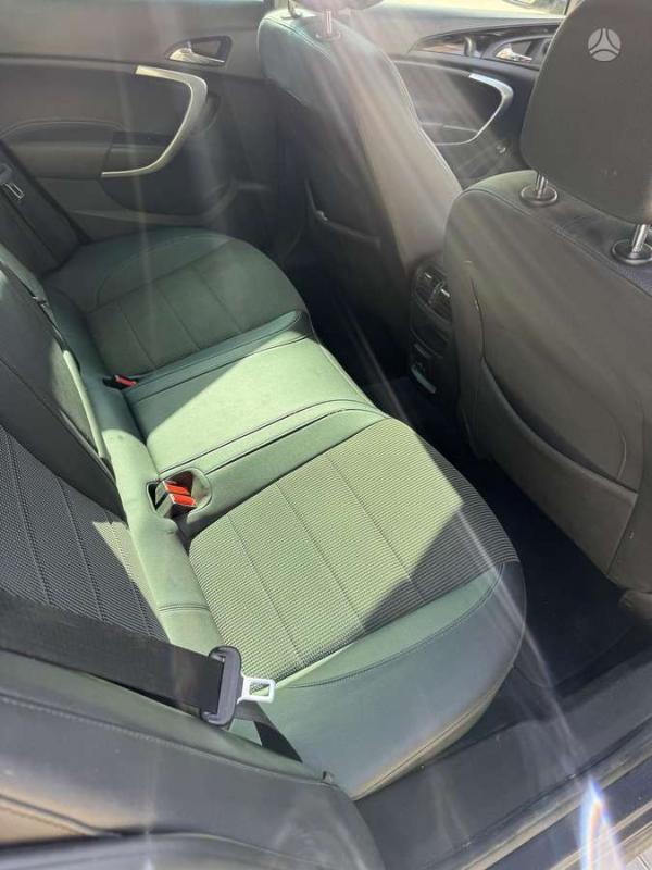Grey Opel Insignia 2012 in Vilnius, with an engine capacity of 1.96 L and mileage of 385 thousand km for 1450 €, photo 10 on AUTOMOTO.COM.LV