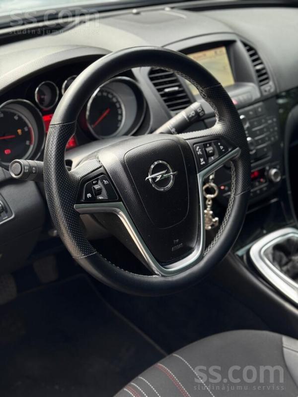 Opel Insignia 2012 Liepāja vietnē Pelēks Opel Insignia 2012 Liepāja, ar dzinēja tilpumu 2.00 L un nobraukumu 330 tūkst. km par 2650 €, foto 4 vietnē AUTOMOTO.COM.LV