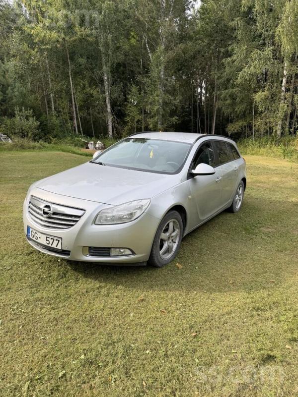 Pelēks Opel Insignia 2012 Valmiera, ar dzinēja tilpumu 2.00 L un nobraukumu 369 tūkst. km par 3550 €, foto 1 vietnē AUTOMOTO.COM.LV