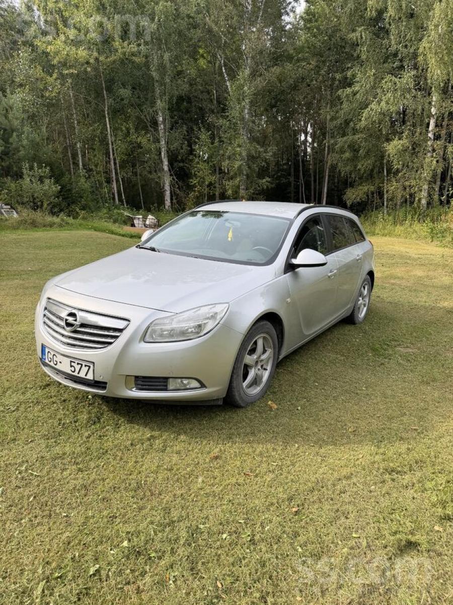 Pelēks Opel Insignia 2012 Valmiera, ar dzinēja tilpumu 2.00 L un nobraukumu 369 tūkst. km par 3550 €, foto 1 vietnē AUTOMOTO.COM.LV