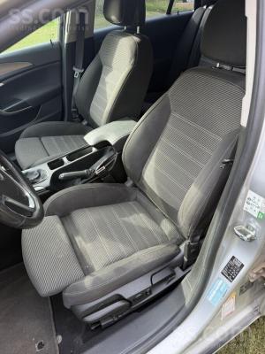 Pelēks Opel Insignia 2012 Valmiera, ar dzinēja tilpumu 2.00 L un nobraukumu 369 tūkst. km par 3550 €, foto 7 vietnē AUTOMOTO.COM.LV