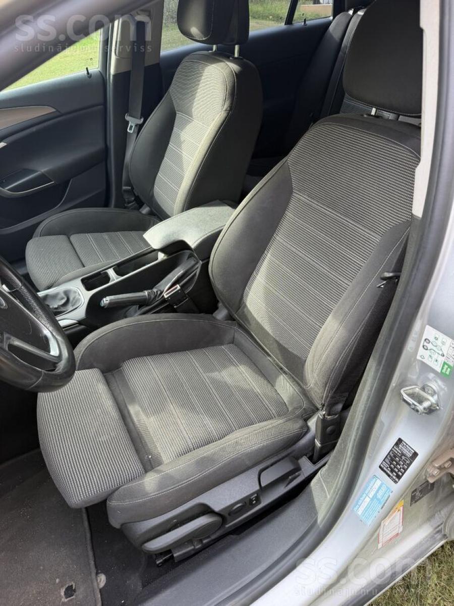 Pelēks Opel Insignia 2012 Valmiera, ar dzinēja tilpumu 2.00 L un nobraukumu 369 tūkst. km par 3550 €, foto 7 vietnē AUTOMOTO.COM.LV