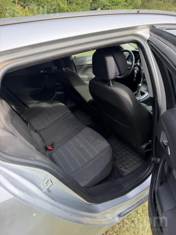 Pelēks Opel Insignia 2012 Valmiera, ar dzinēja tilpumu 2.00 L un nobraukumu 369 tūkst. km par 3550 €, foto 10 vietnē AUTOMOTO.COM.LV