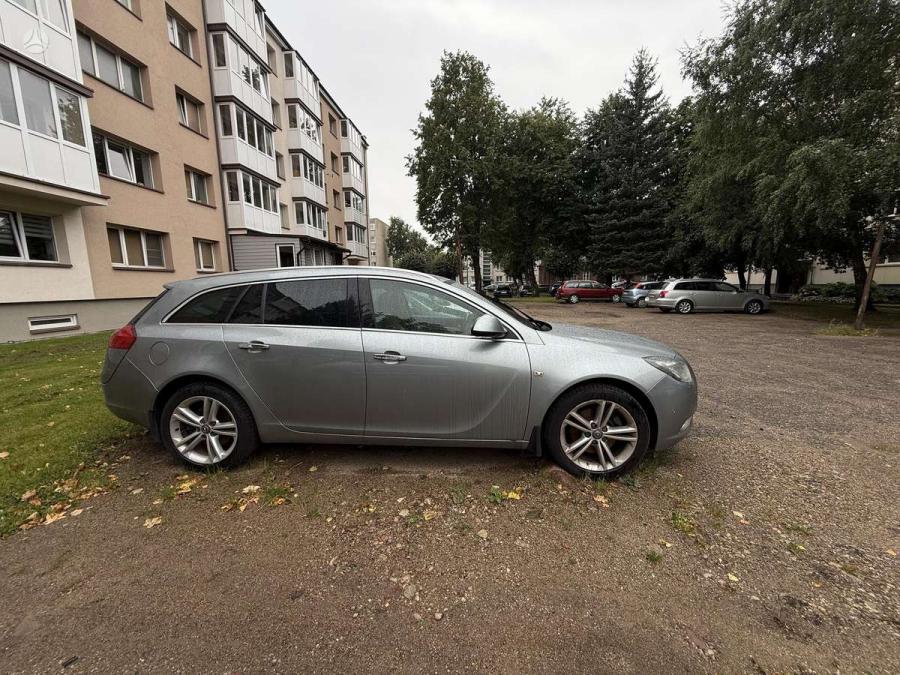 Grey Opel Insignia 2012 in Palanga, with an engine capacity of 2.00 L and mileage of 186 thousand km for 1500 €, photo 4 on AUTOMOTO.COM.LV