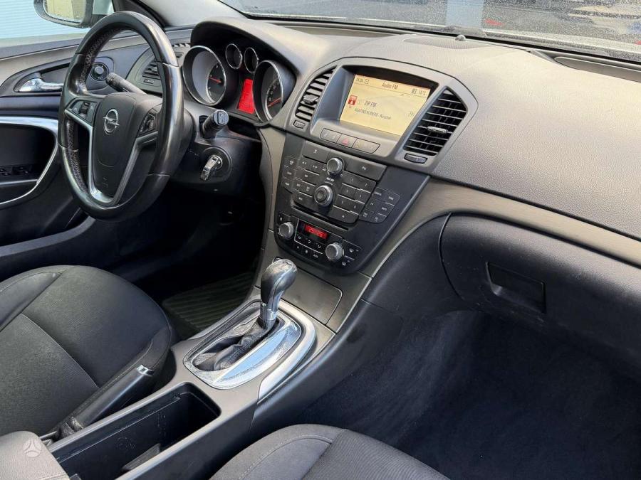 Pelēks Opel Insignia 2012 Viļņa, ar dzinēja tilpumu 1.96 L un nobraukumu 345 tūkst. km par 990 €, foto 12 vietnē AUTOMOTO.COM.LV