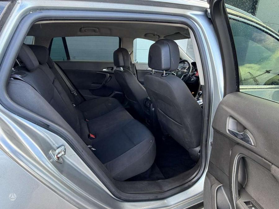 Pelēks Opel Insignia 2012 Viļņa, ar dzinēja tilpumu 1.96 L un nobraukumu 345 tūkst. km par 990 €, foto 17 vietnē AUTOMOTO.COM.LV