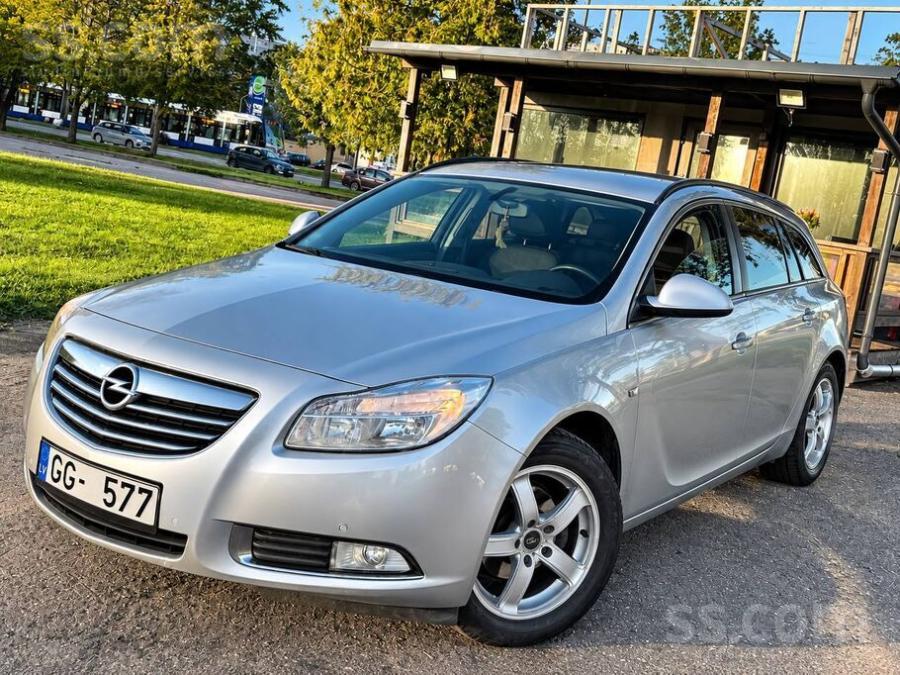Grey Opel Insignia 2012 in Riga, with an engine capacity of 2.00 L and mileage of 370 thousand km for 2250 €, photo 1 on AUTOMOTO.COM.LV