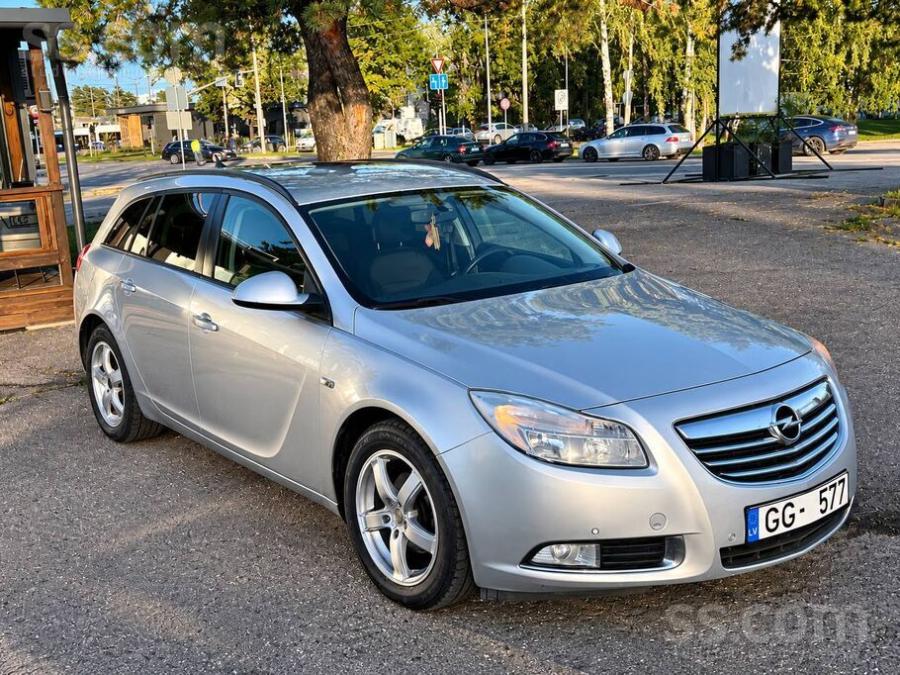 Grey Opel Insignia 2012 in Riga, with an engine capacity of 2.00 L and mileage of 370 thousand km for 2250 €, photo 5 on AUTOMOTO.COM.LV