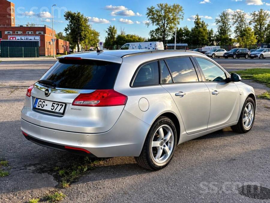 Grey Opel Insignia 2012 in Riga, with an engine capacity of 2.00 L and mileage of 370 thousand km for 2250 €, photo 7 on AUTOMOTO.COM.LV