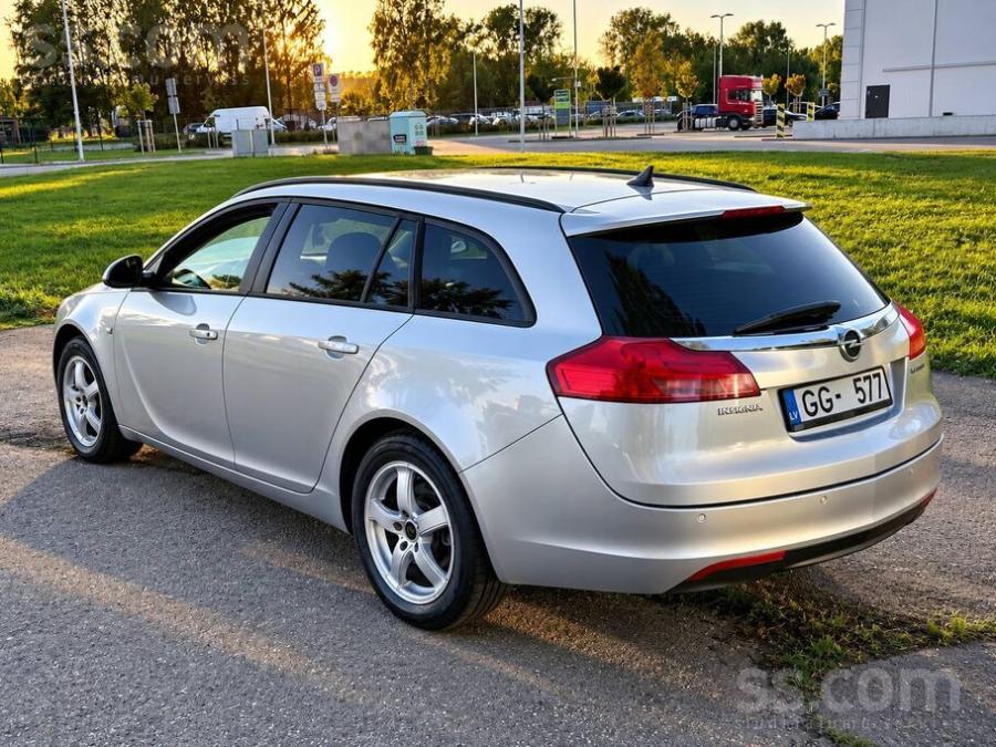 Grey Opel Insignia 2012 in Riga, with an engine capacity of 2.00 L and mileage of 370 thousand km for 2250 €, photo 8 on AUTOMOTO.COM.LV