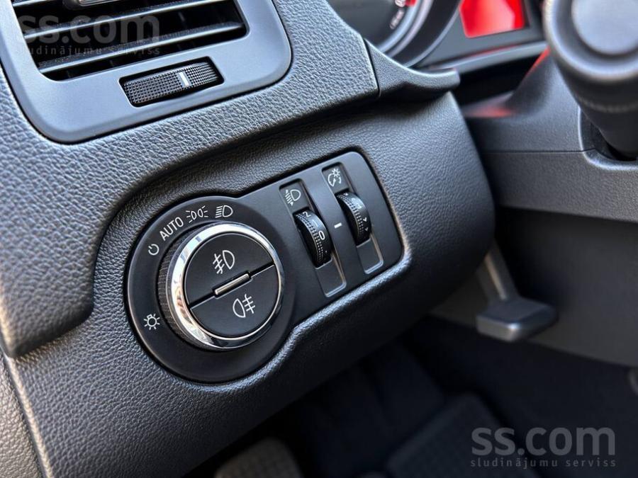 Grey Opel Insignia 2012 in Riga, with an engine capacity of 2.00 L and mileage of 370 thousand km for 2250 €, photo 12 on AUTOMOTO.COM.LV