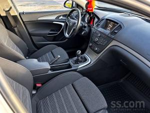 Grey Opel Insignia 2012 in Riga, with an engine capacity of 2.00 L and mileage of 370 thousand km for 2250 €, photo 13 on AUTOMOTO.COM.LV