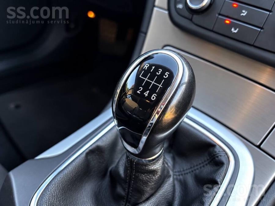 Grey Opel Insignia 2012 in Riga, with an engine capacity of 2.00 L and mileage of 370 thousand km for 2250 €, photo 15 on AUTOMOTO.COM.LV