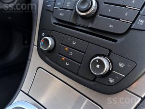 Grey Opel Insignia 2012 in Riga, with an engine capacity of 2.00 L and mileage of 370 thousand km for 2250 €, photo 16 on AUTOMOTO.COM.LV