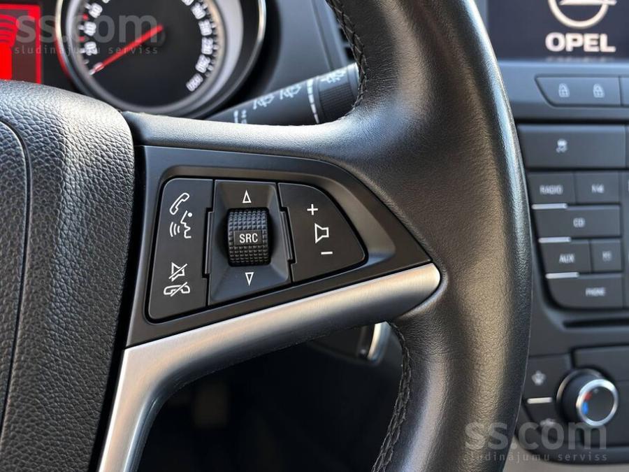 Grey Opel Insignia 2012 in Riga, with an engine capacity of 2.00 L and mileage of 370 thousand km for 2250 €, photo 17 on AUTOMOTO.COM.LV