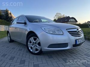 Grey Opel Insignia 2013 in Riga, with an engine capacity of 2.00 L and mileage of 237 thousand km for 4250 €, photo 2 on AUTOMOTO.COM.LV