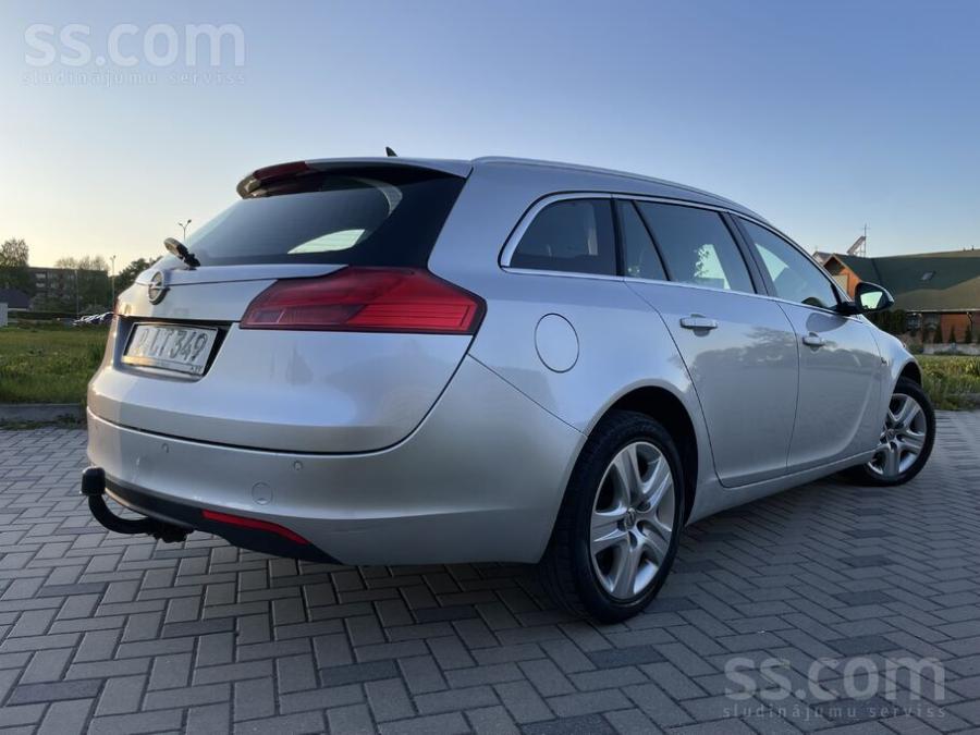 Grey Opel Insignia 2013 in Riga, with an engine capacity of 2.00 L and mileage of 237 thousand km for 4250 €, photo 4 on AUTOMOTO.COM.LV