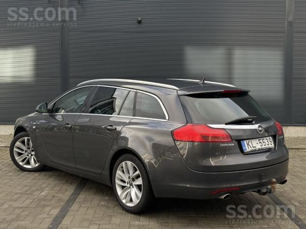 Grey Opel Insignia 2013 in Riga, with an engine capacity of 2.00 L and mileage of 258 thousand km for 4500 €, photo 3 on AUTOMOTO.COM.LV