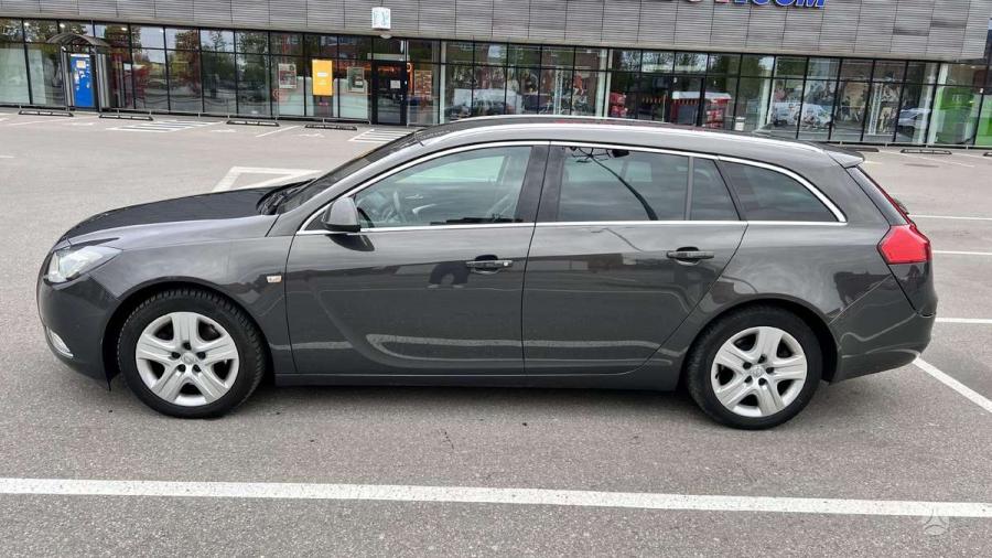 Grey Opel Insignia 2013 in Kaunas, with an engine capacity of 1.96 L and mileage of 320 thousand km for 5300 €, photo 3 on AUTOMOTO.COM.LV