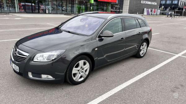 Grey Opel Insignia 2013 in Kaunas, with an engine capacity of 1.96 L and mileage of 320 thousand km for 5300 €, photo 2 on AUTOMOTO.COM.LV