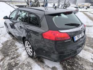 Grey Opel Insignia 2013 in Vilnius, with an engine capacity of 1.96 L and mileage of 293 thousand km for 4700 €, photo 2 on AUTOMOTO.COM.LV