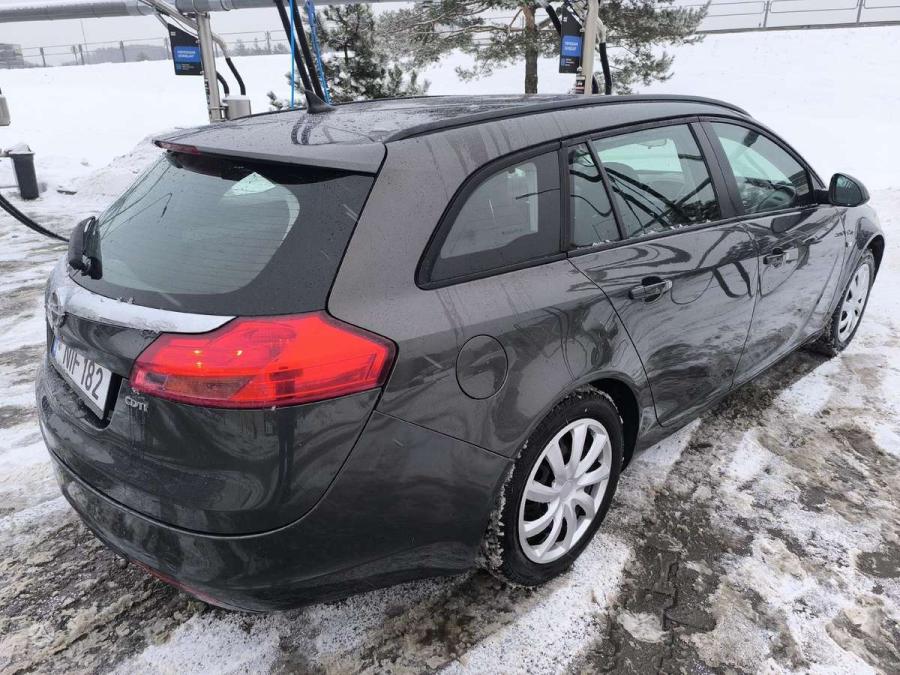 Grey Opel Insignia 2013 in Vilnius, with an engine capacity of 1.96 L and mileage of 293 thousand km for 4700 €, photo 3 on AUTOMOTO.COM.LV
