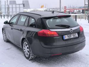 Grey Opel Insignia 2013 in Vilnius, with an engine capacity of 1.96 L and mileage of 293 thousand km for 4700 €, photo 4 on AUTOMOTO.COM.LV