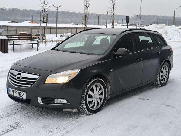 Grey Opel Insignia 2013 in Vilnius, with an engine capacity of 1.96 L and mileage of 293 thousand km for 4700 €, photo 5 on AUTOMOTO.COM.LV