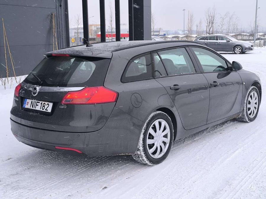 Grey Opel Insignia 2013 in Vilnius, with an engine capacity of 1.96 L and mileage of 293 thousand km for 4700 €, photo 6 on AUTOMOTO.COM.LV