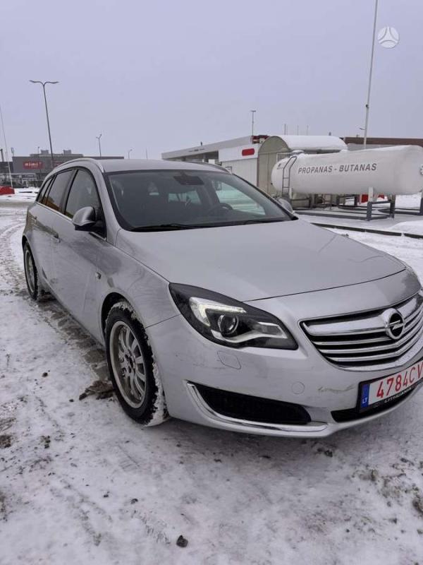 Grey Opel Insignia 2013 in Siauliai, with an engine capacity of 1.96 L and mileage of 341 thousand km for 3600 €, photo 1 on AUTOMOTO.COM.LV