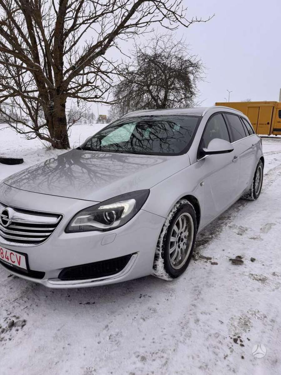 Grey Opel Insignia 2013 in Siauliai, with an engine capacity of 1.96 L and mileage of 341 thousand km for 3600 €, photo 2 on AUTOMOTO.COM.LV