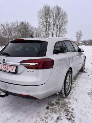 Grey Opel Insignia 2013 in Siauliai, with an engine capacity of 1.96 L and mileage of 341 thousand km for 3600 €, photo 5 on AUTOMOTO.COM.LV