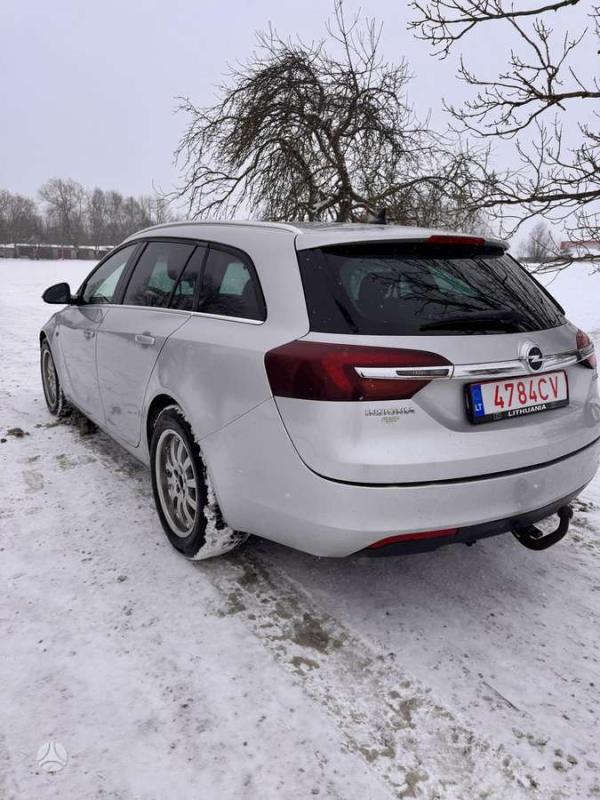 Grey Opel Insignia 2013 in Siauliai, with an engine capacity of 1.96 L and mileage of 341 thousand km for 3600 €, photo 6 on AUTOMOTO.COM.LV